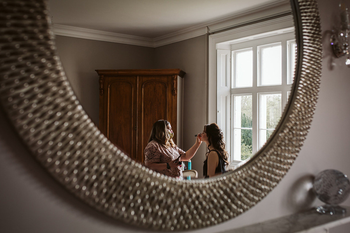 How to get stunning bridal prep photos - Hannah Brooke Photography