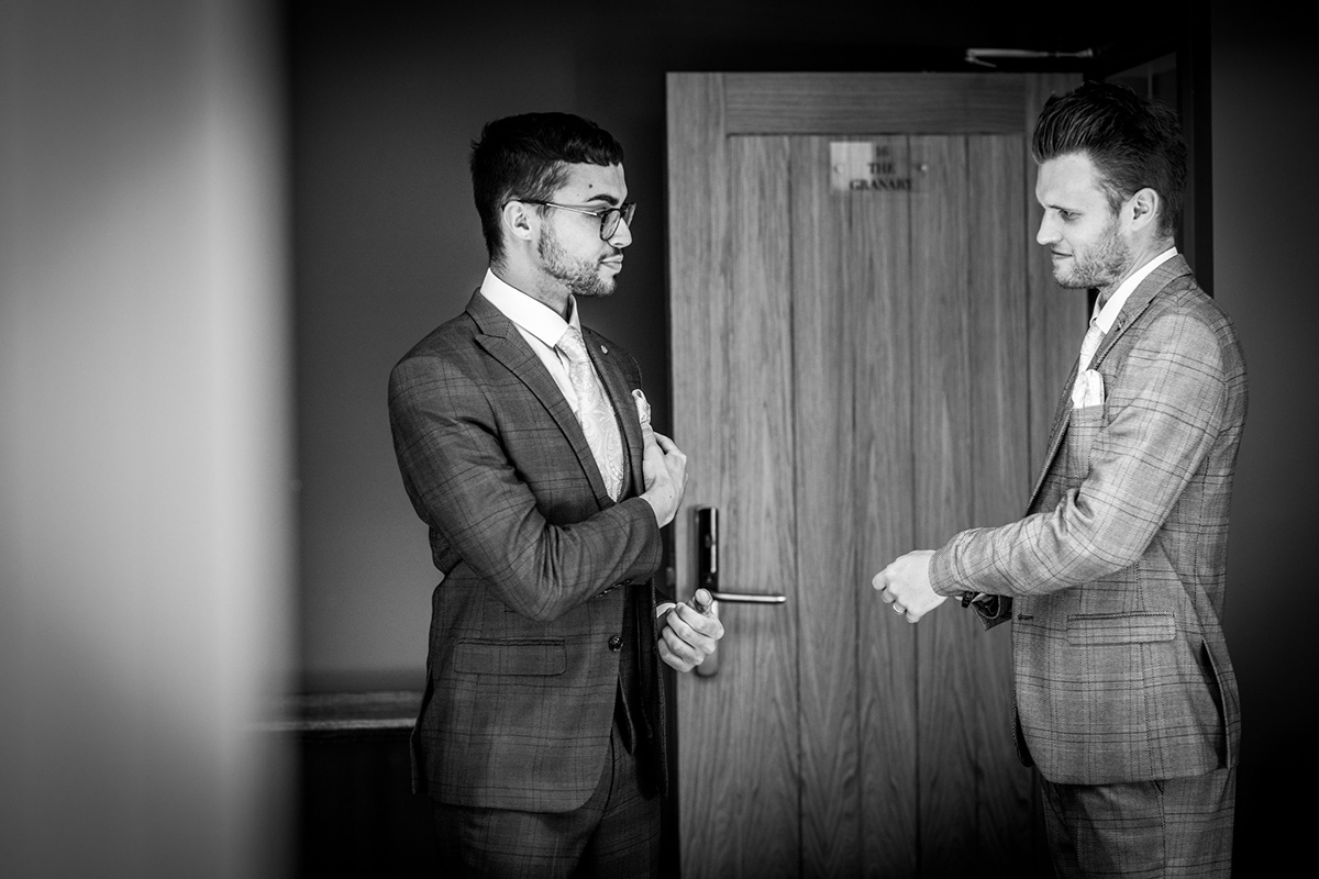 How to get the best Groom Preparation photos! - Hannah Brooke Photography